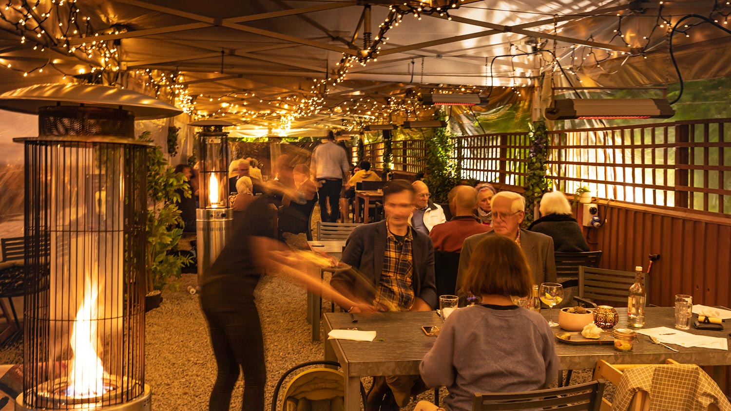 Alfresco Dining - The Cott Inn