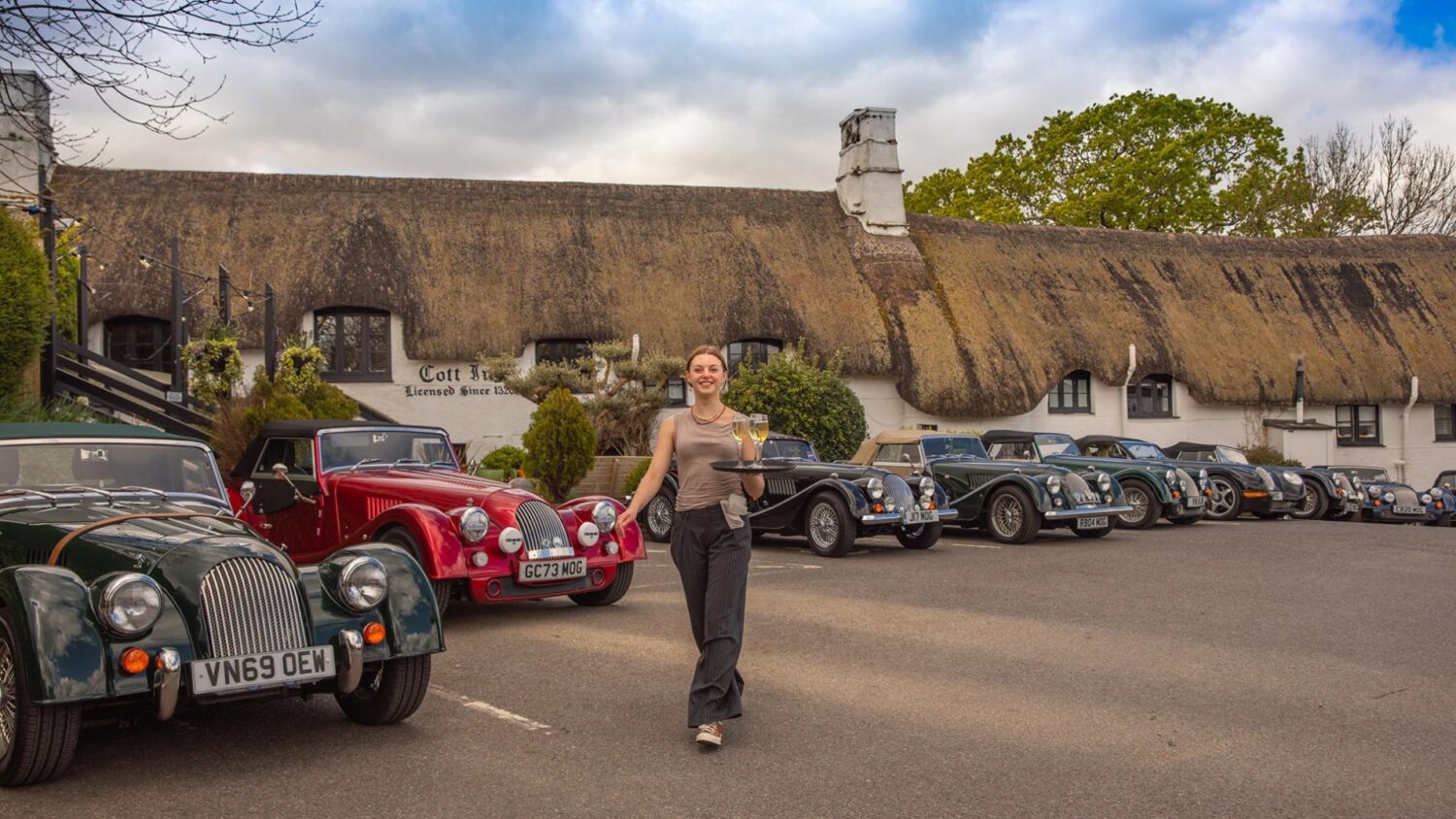 Alfresco Dining - The Cott Inn